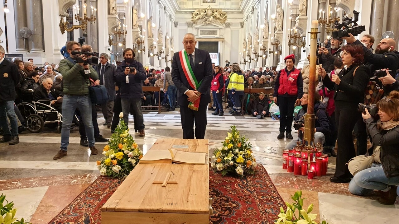 Biagio Conte: l'ultimo saluto a un uomo che ha mostrato il vero ...