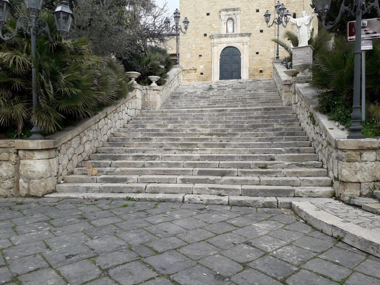 Delia. Ripulite dal Comune le aiuole della Chiesa del Carmelo - il ...