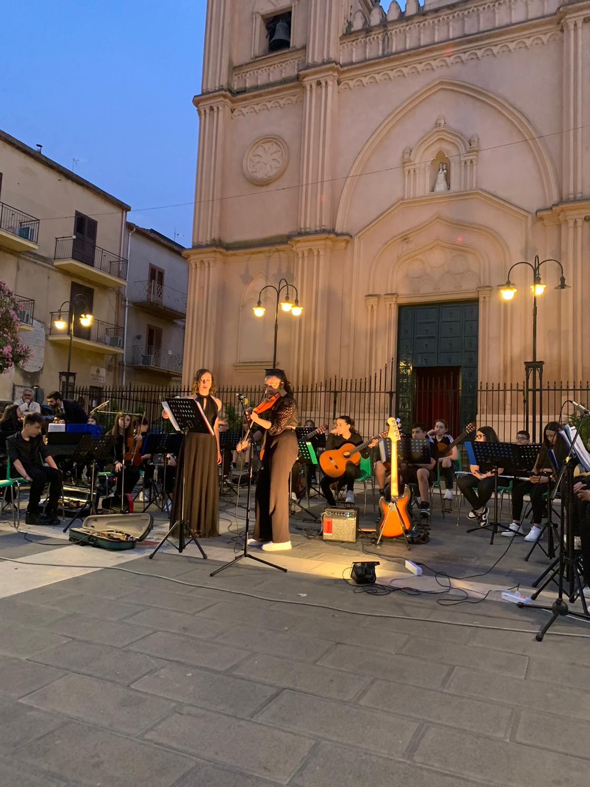 Vallelunga, concerto di fine anno scolastico in piazza - il Fatto ...