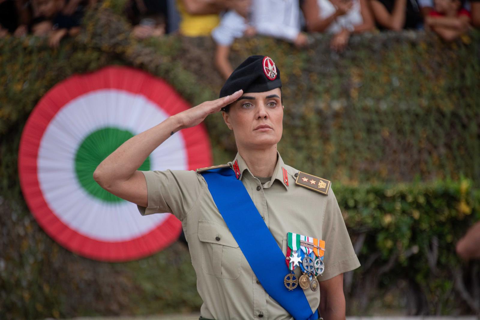 Il tenente colonnello Alessandra Scuderi è la prima donna al comando di ...